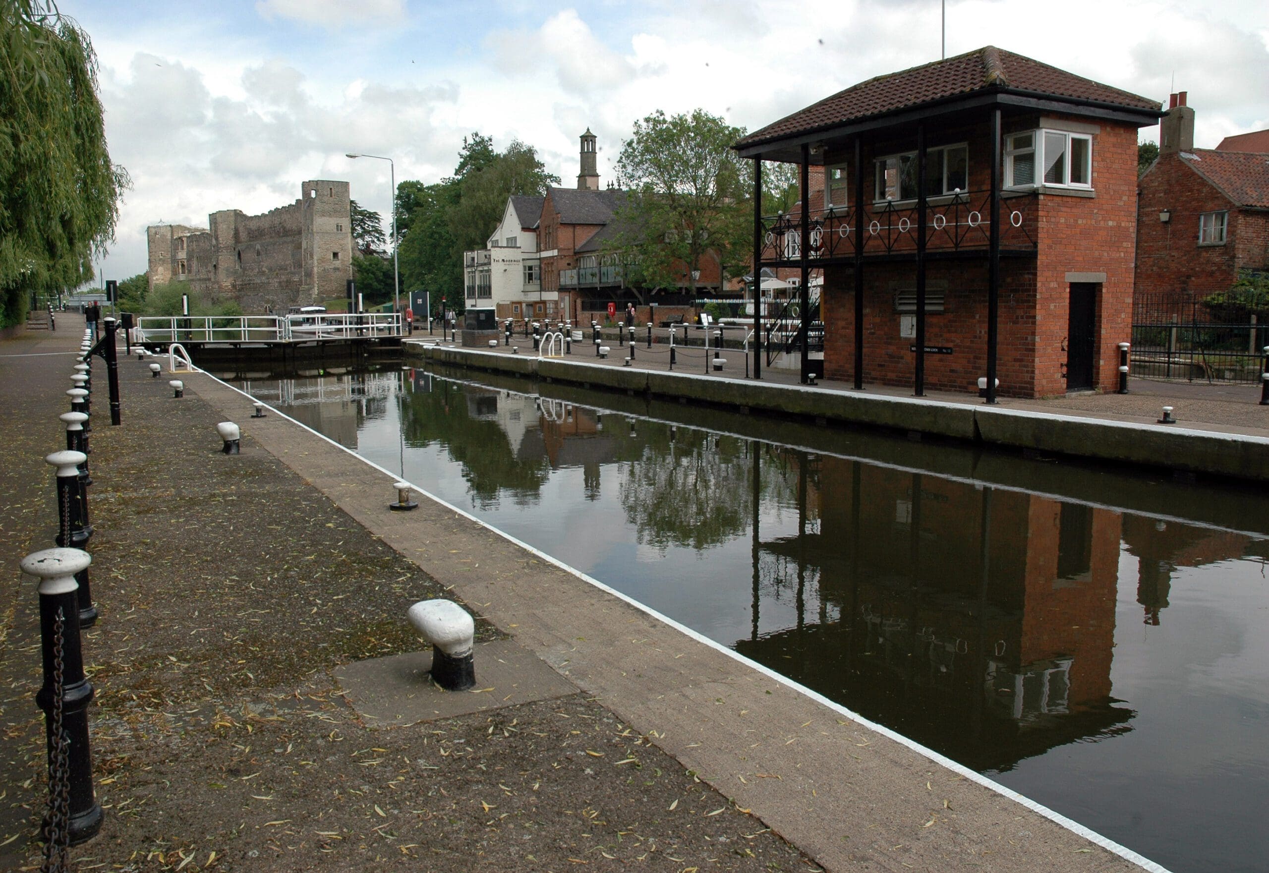 Local people invited to explore the depths of 20ft River Trent lock at ...