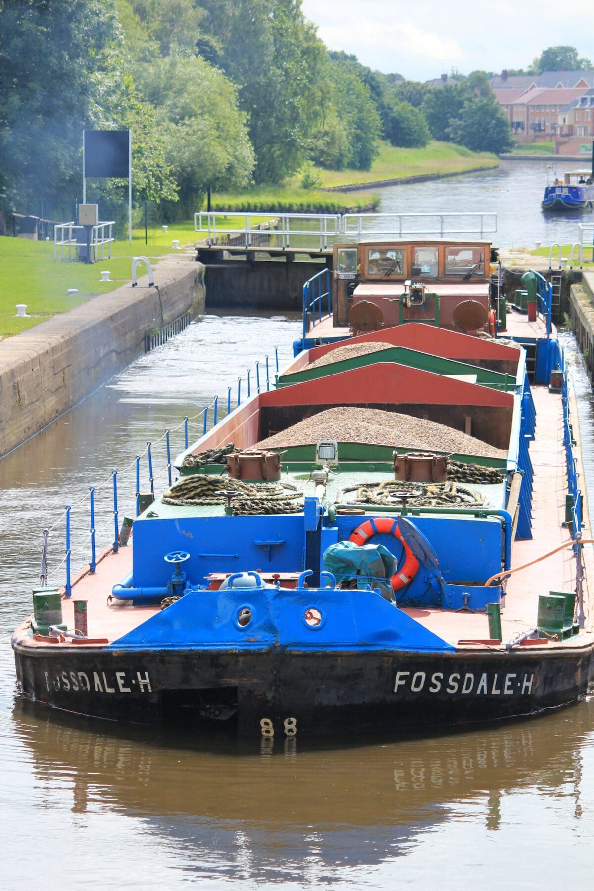 FREIGHT BARGES TO RESUME SERVICE ON AIRE & CALDER NAVIGATION | Towpath Talk