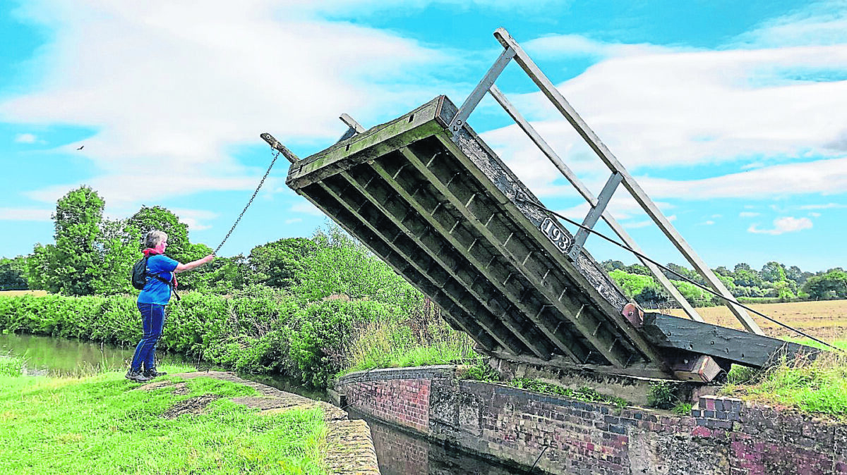 Oxford Canal bridges get £650,000 lift | Towpath Talk